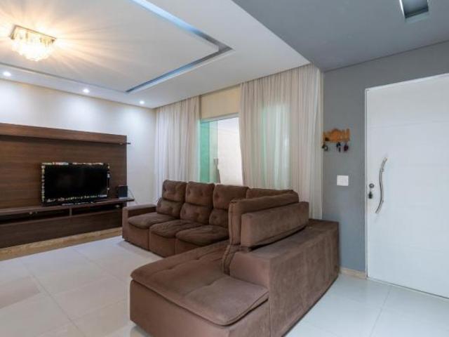Casa para venda em Jardim Três Marias com 2 quartos, sendo 1 suíte, 81m²