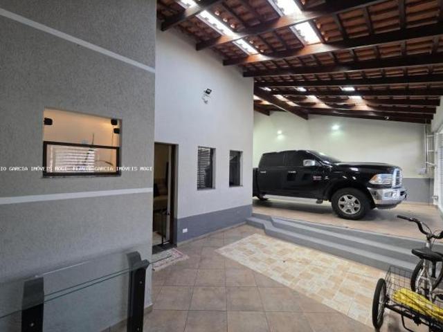 Casa para venda em Jardim Universo de 244.00m² com 4 Quartos, 4 Suites e 4 Garagens