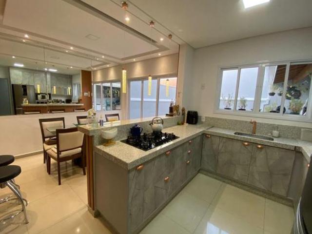 Casa para venda em Jardim Valença de 136.00m² com 3 Quartos, 1 Suite e 2 Garagens