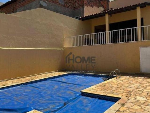 Casa para venda em Jardim Valença de 242.00m² com 3 Quartos, 1 Suite e 4 Garagens