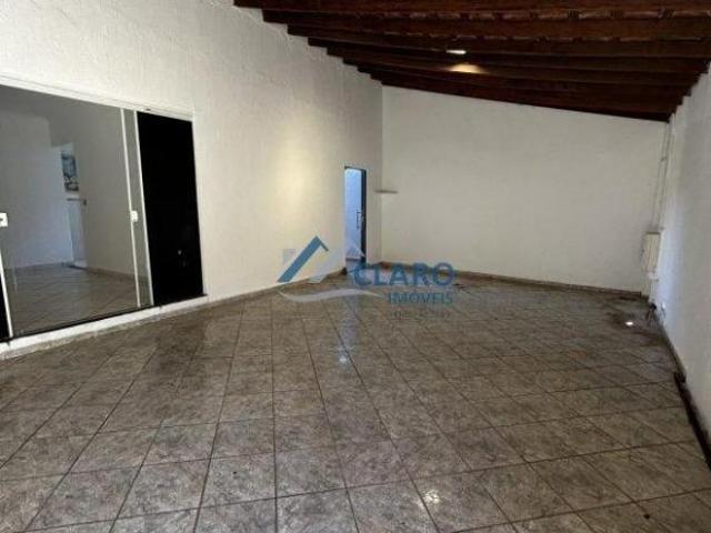 Casa para venda em Jardim Vânia Maria de 275.00m² com 3 Quartos, 1 Suite e 3 Garagens
