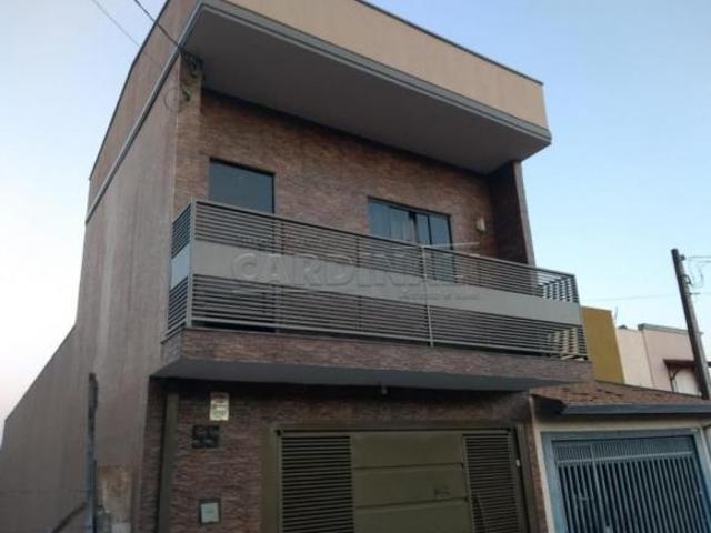 Casa para venda em Jardim Veneza de 116.00m² com 3 Quartos, 1 Suite e 2 Garagens