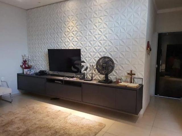 Casa para venda em Jardim Veneza de 154.00m² com 2 Quartos, 1 Suite e 3 Garagens