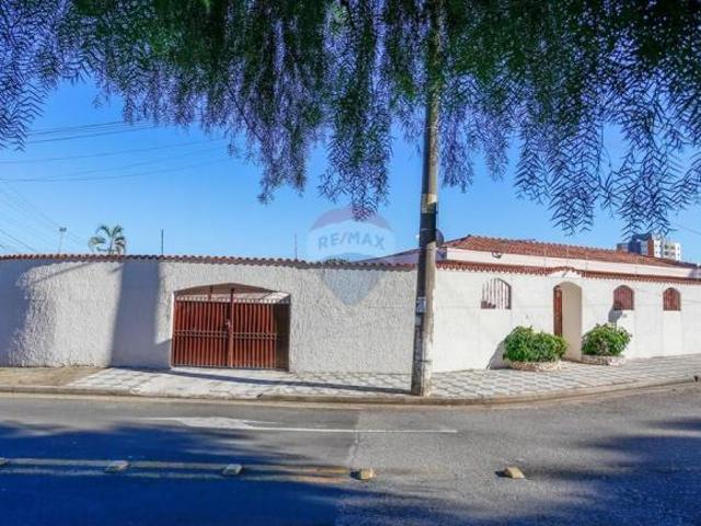 Casa para venda em Jardim Vera Cruz de 154.00m² com 3 Quartos, 1 Suite e 4 Garagens