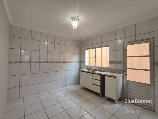 Casa para venda em Jardim Vista Alegre de 153.00m² com 3 Quartos, 1 Suite e 2 Garagens