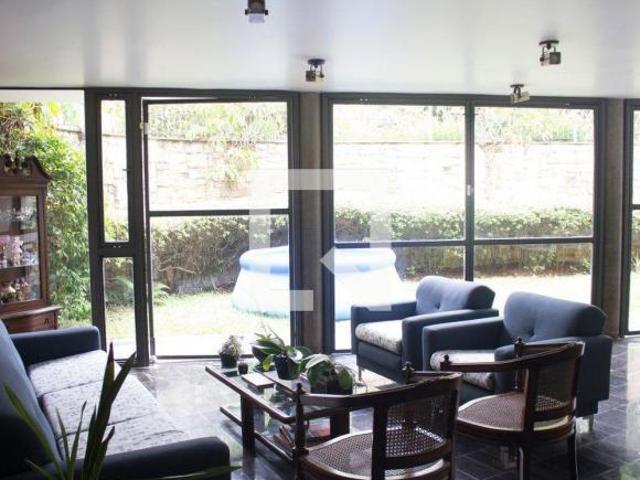 Casa para venda em Jardim Vitória Régia de 430.00m² com 4 Quartos, 4 Suites e 5 Garagens
