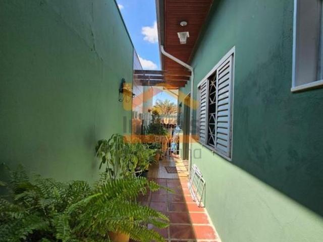 Casa para venda em Jardim Werner Plaas de 166.42m² com 3 Quartos, 2 Suites e 4 Garagens