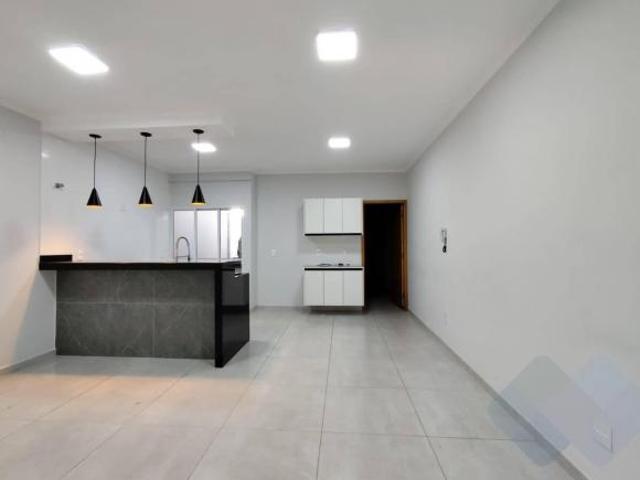 Casa para venda em Jardim Ypê de 80.00m² com 2 Quartos, 1 Suite e 2 Garagens