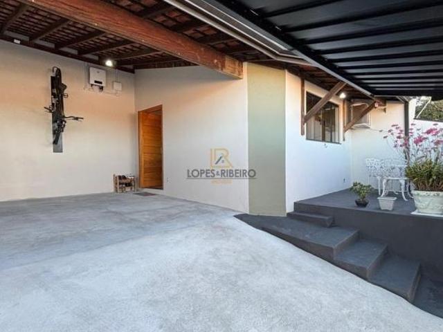 Casa para venda em Jardim Ypê de 160.84m² com 2 Quartos, 1 Suite e 2 Garagens