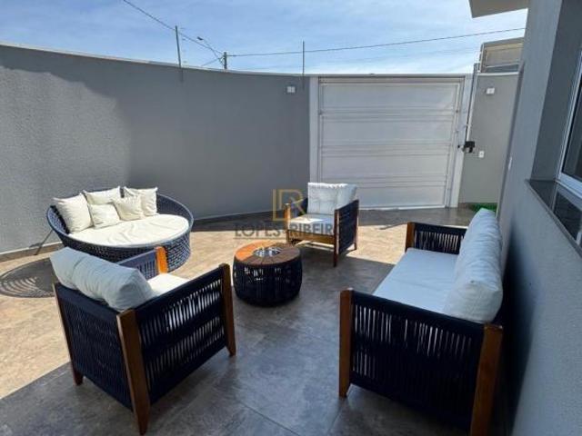 Casa para venda em Jardim Ypê de 200.00m² com 3 Quartos, 1 Suite e 3 Garagens