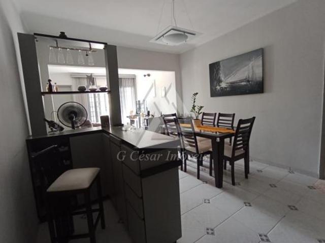 Casa para venda em Jardim Zaira de 173.00m² com 3 Quartos, 1 Suite e 6 Garagens