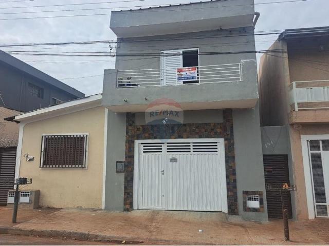Casa para venda em Jardinópolis em Jardinópolis São Paulo de 135.00m² com 5 Quartos e 2 Garagens