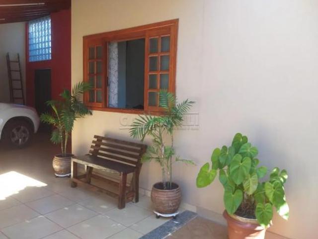 Casa para venda em Jd Acapulco de 189.00m² com 2 Quartos, 1 Suite e 4 Garagens