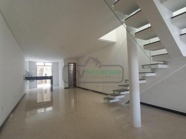 Casa para Venda em Juiz de Fora, Aeroporto, 3 dormitórios, 1 suíte, 3 banheiros, 2 vagas