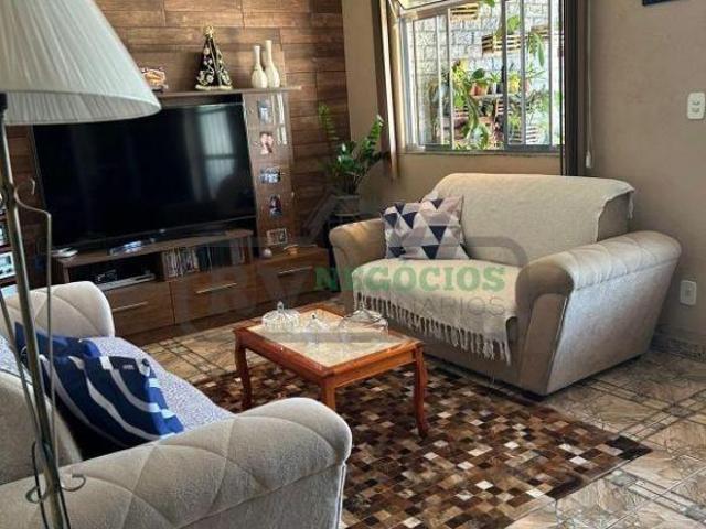 Casa para Venda em Juiz de Fora, Grama, 2 dormitórios, 1 banheiro, 2 vagas