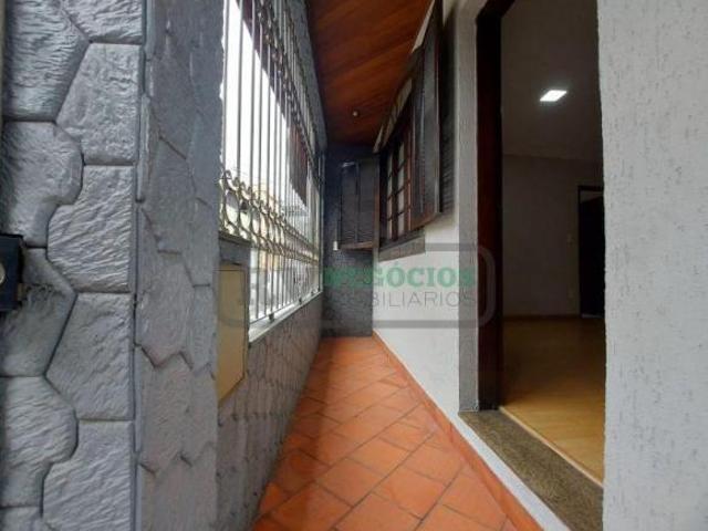Casa para Venda em Juiz de Fora, Ipiranga, 3 dormitórios, 1 suíte, 5 banheiros, 1 vaga