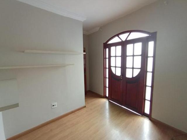 Casa para Venda em Juiz de Fora, Ipiranga, 4 dormitórios, 1 suíte, 4 banheiros, 1 vaga