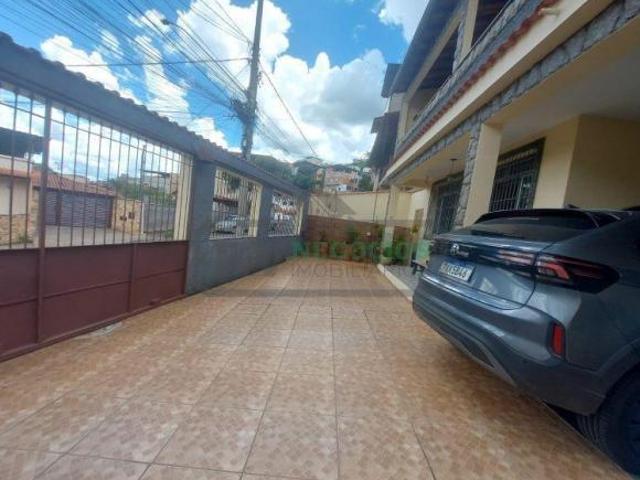 Casa para Venda em Juiz de Fora, Jardim de Alá, 4 dormitórios, 1 suíte, 3 banheiros, 3 vagas