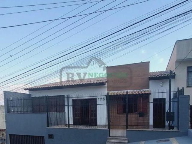 Casa para Venda em Juiz de Fora, Paineiras, 3 dormitórios, 1 suíte, 3 banheiros, 1 vaga