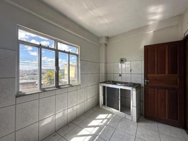 Casa para Venda em Juiz de Fora, Santa Cândida, 2 dormitórios, 3 banheiros, 1 vaga