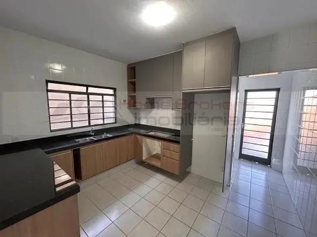 Casa para Venda em Jundiaí, Jardim Florestal, 3 dormitórios, 1 suíte, 3 banheiros, 2 vagas