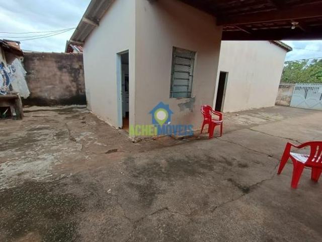 Casa para venda em Jussara de 90.93m² com 2 Quartos e 3 Garagens