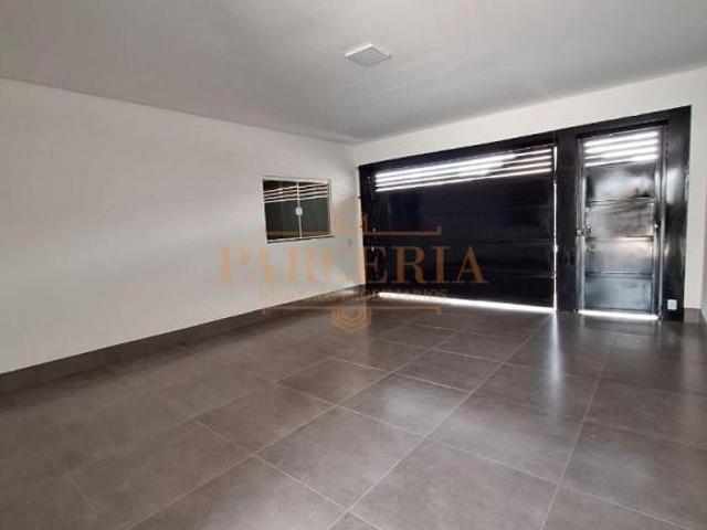 Casa para venda em Jussara de 178.00m² com 3 Quartos, 1 Suite e 2 Garagens