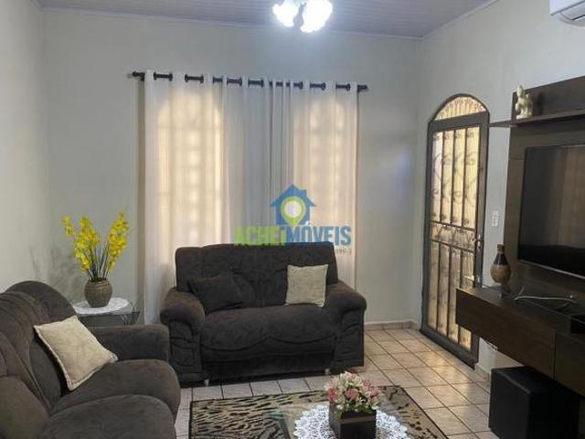 Casa para venda em Jussara de 188.29m² com 3 Quartos e 2 Garagens