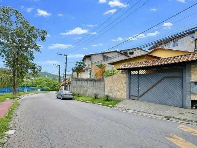 Casa para venda em Outeiro De Passárgada de 10.00m² com 3 Quartos, 1 Suite e 4 Garagens