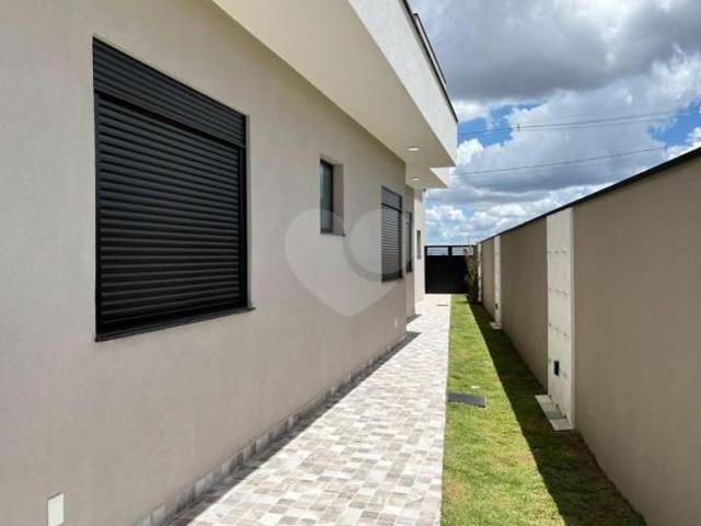 Casa para venda em Loteamento Vale Azul I de 304.00m² com 4 Quartos, 2 Suites e 3 Garagens