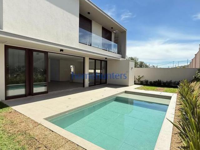 Casa para venda em Loteamento Artesano de 372.00m² com 4 Quartos, 4 Suites e 4 Garagens