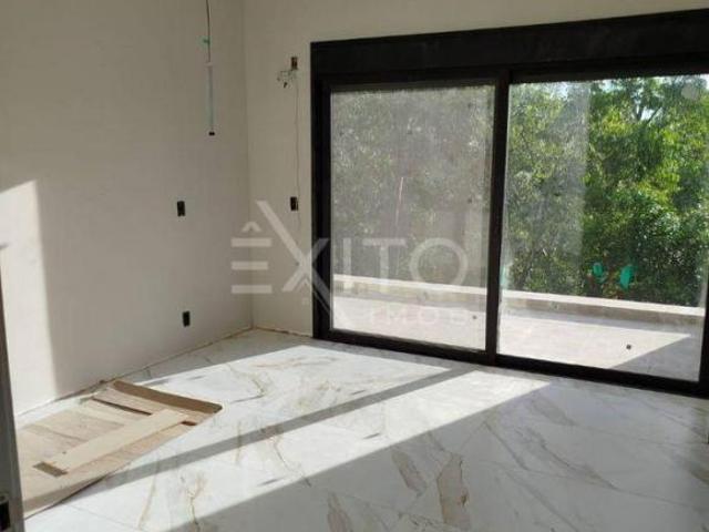 Casa para venda em Loteamento Capital Ville de 300.00m² com 4 Quartos, 4 Suites e 4 Garagens