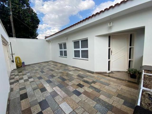 Casa para venda em Loteamento Colina Santa Bárbara de 274.00m² com 3 Quartos, 1 Suite e 7 Garagens