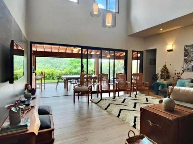 Casa para venda em Loteamento Fazenda Dona Carolina de 400.00m² com 4 Quartos, 4 Suites e 6 Garagens