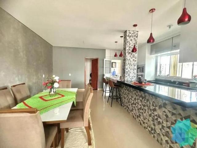 Casa para venda em Loteamento Ilha De Capri de 250.00m² com 2 Quartos, 1 Suite e 2 Garagens