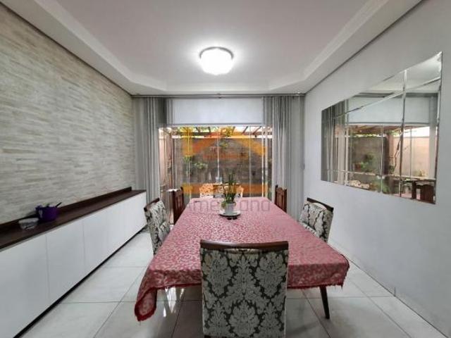 Casa para venda em Loteamento Industrial de 155.00m² com 3 Quartos, 2 Suites e 2 Garagens