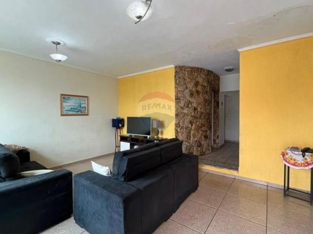 Casa para venda em Loteamento Remanso Campineiro de 151.00m² com 3 Quartos, 1 Suite e 5 Garagens