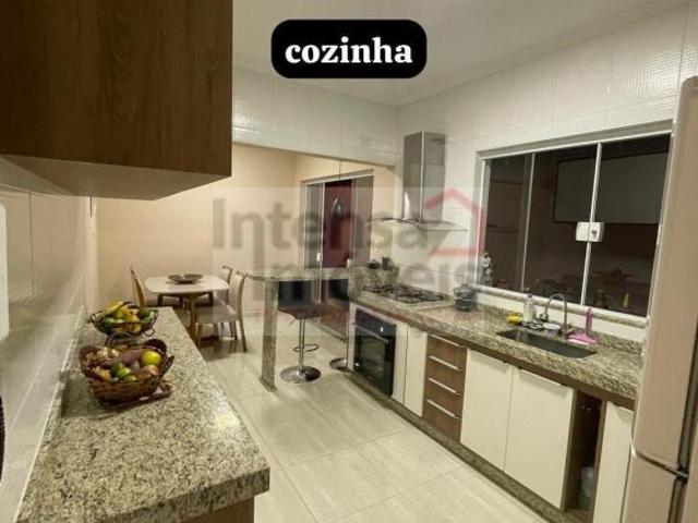 Casa para venda em Loteamento Residencial E Comercial Parque Central Flamboyant de 170.00m² com 3 Qu