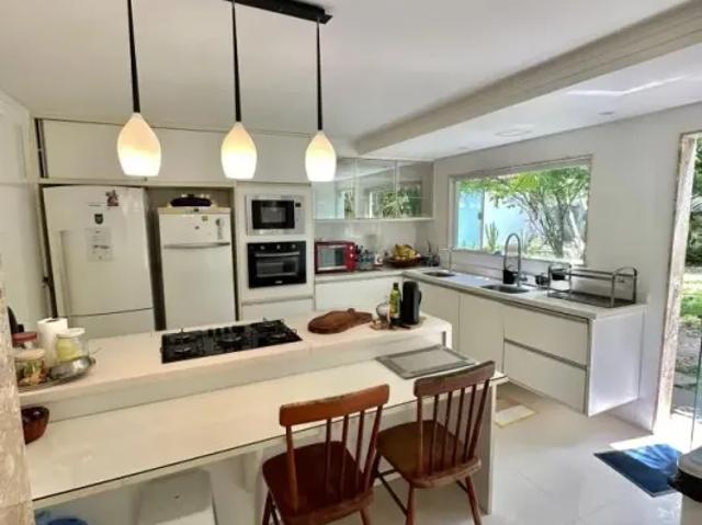 Casa para Venda em Lauro de Freitas, Recreio Ipitanga, 6 dormitórios, 4 suítes, 7 banheiros