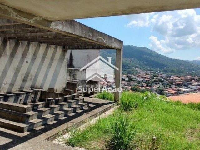 Casa para venda em Lavapés de 560.00m² com 4 Quartos, 4 Suites e 6 Garagens