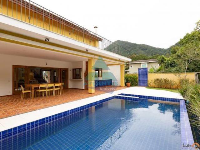 Casa para venda em Lagoinha Condomínio Capitanias de 205.00m² com 4 Quartos, 4 Suites e 3 Garagens