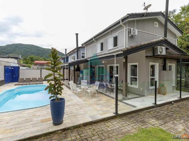 Casa para venda em Lagoinha Condomínio Capitanias de 205.00m² com 4 Quartos, 2 Suites e 4 Garagens