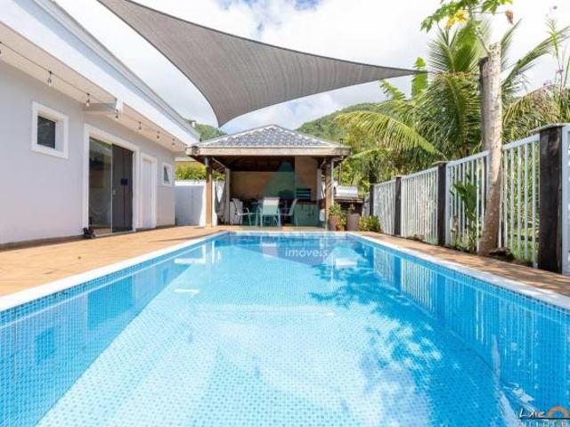 Casa para venda em Lagoinha Condomínio Capitanias de 313.00m² com 3 Quartos, 3 Suites e 2 Garagens