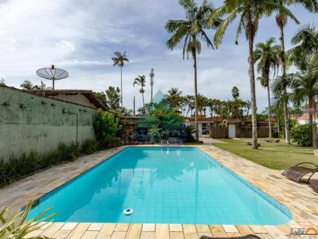 Casa para venda em Lagoinha Bairro de 150.00m² com 4 Quartos, 4 Suites e 5 Garagens