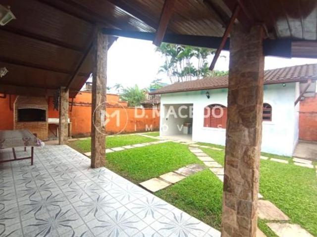 Casa para venda em Praia Da Lagoinha de 832.00m² com 3 Quartos, 1 Suite e 3 Garagens
