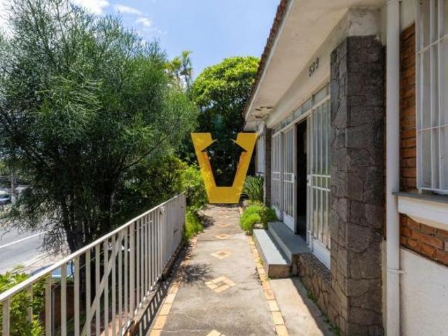 Casa para venda em Lapa com 3 quartos, sendo 1 suíte, 377m²