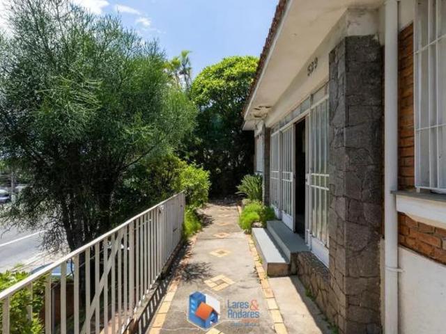 Casa para venda em Lapa com 3 quartos, sendo 1 suíte, 377m²