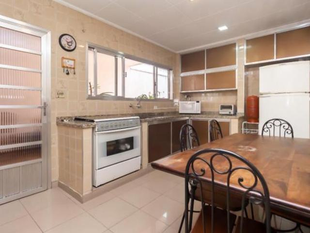 Casa para venda em Lapa com 3 quartos, sendo 2 suítes, 160m²