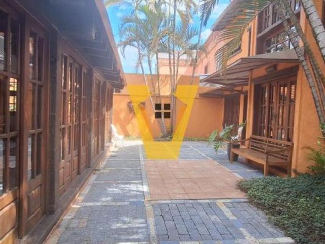 Casa para venda em Lapa com 4 quartos, sendo 3 suítes, 400m²
