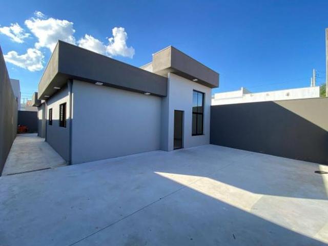 Casa para venda em Lívia de 102.00m² com 3 Quartos, 1 Suite e 3 Garagens